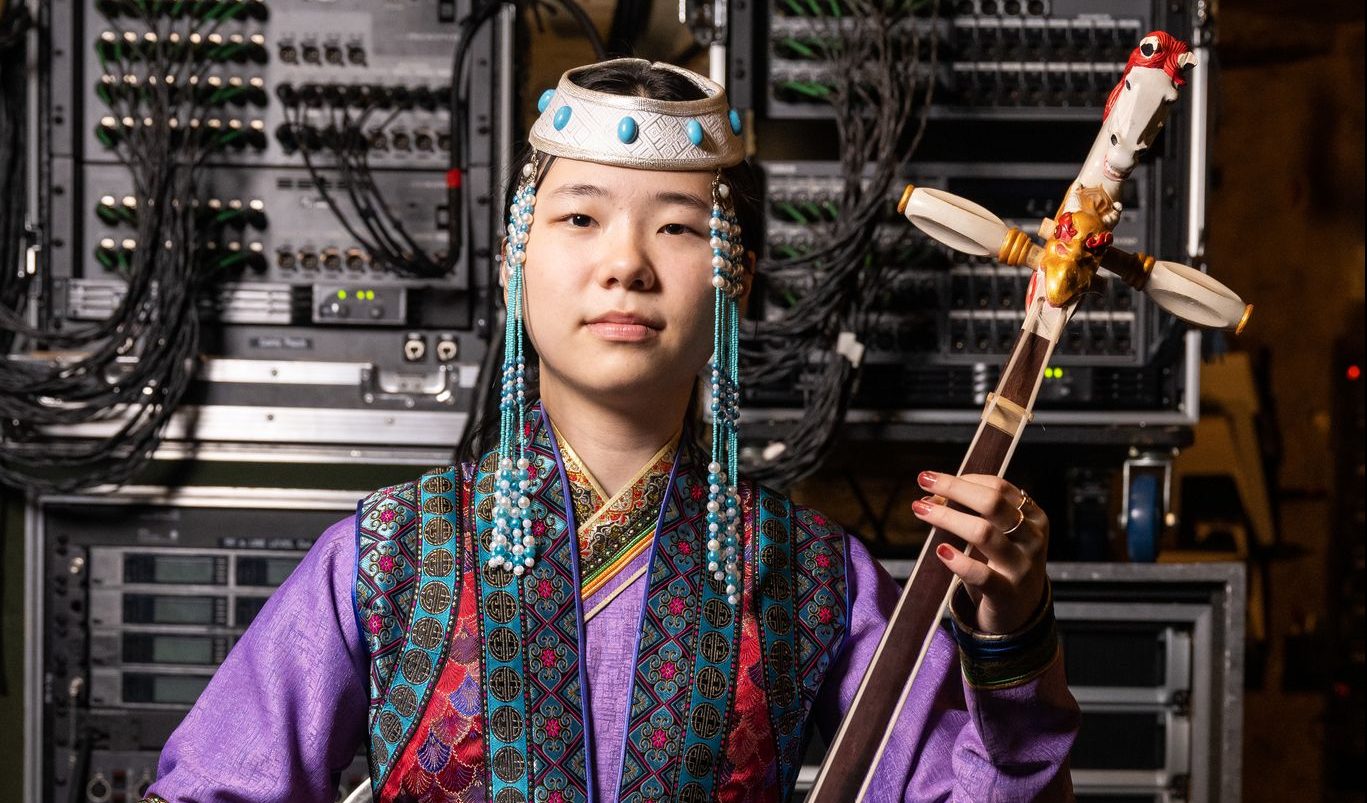 Anu-Ujin Batbaatar brings Mongolian music to The Moore - International Examiner